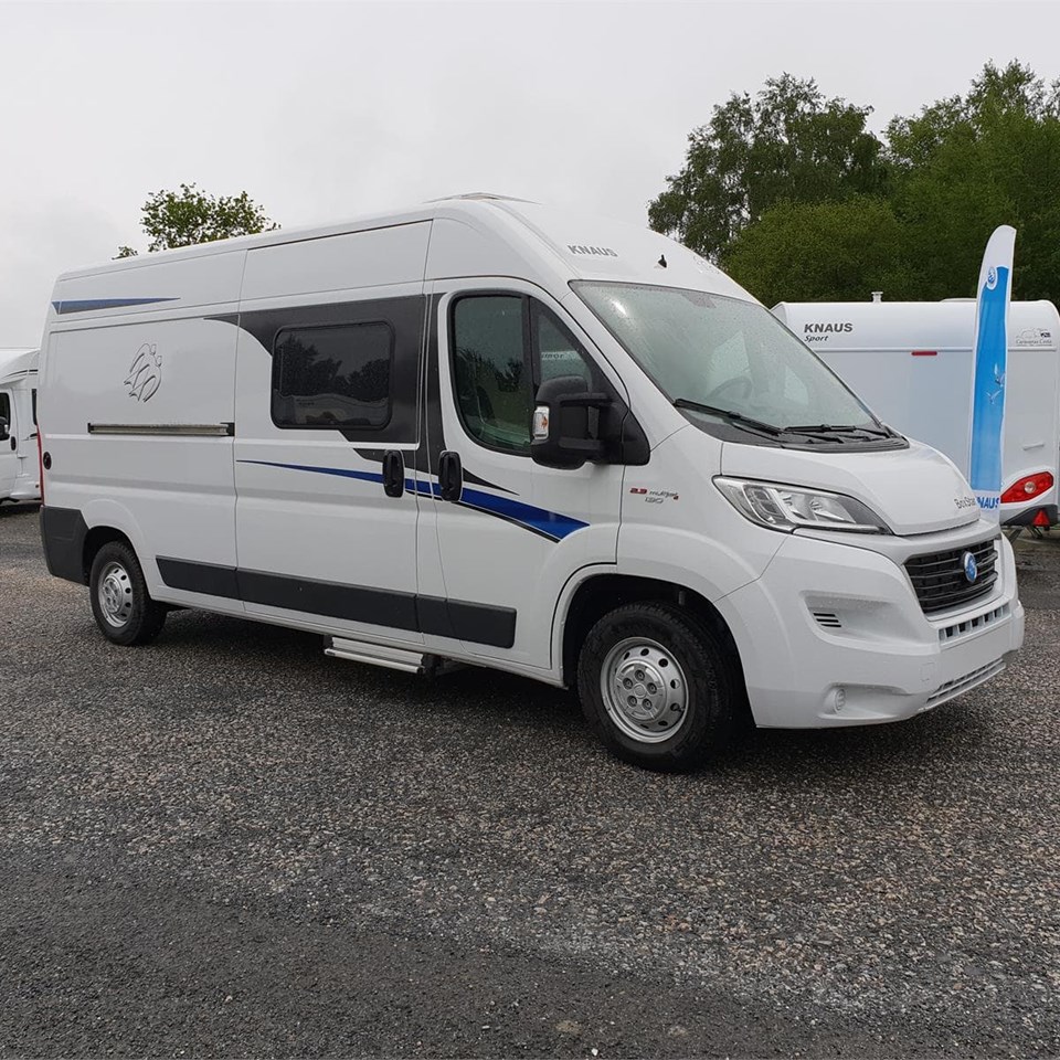 CAMPER BOXSTAR FAMILY 600 SEMINUEVA FULL EQUIPADA 2018